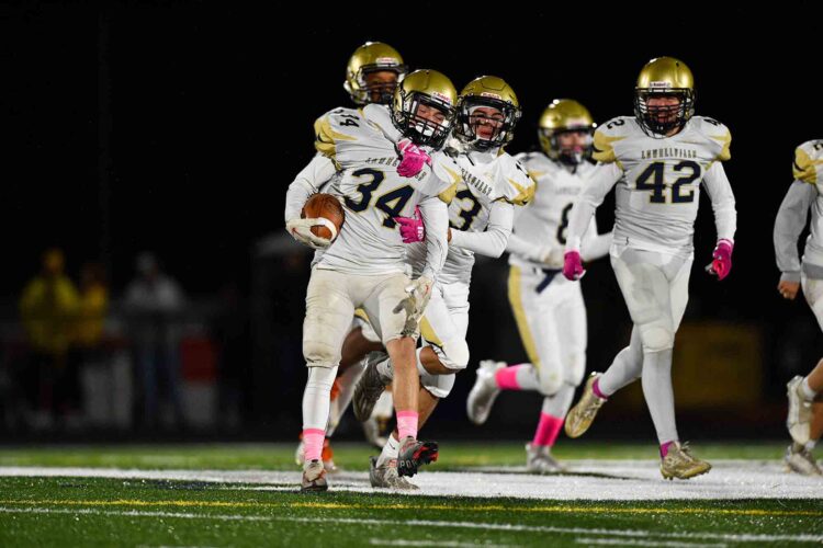 Lowellville takes down McDonald to continue undefeated season | News ...